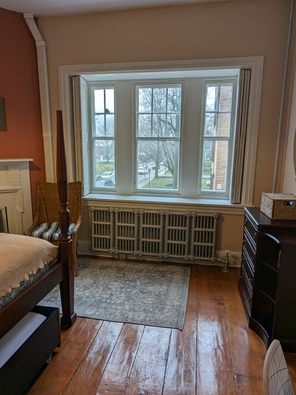 Queen room (203) | James Matthews House